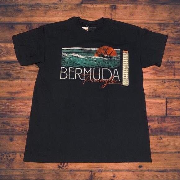 Hot Topic | Shirts | Spencers Funny Visit The Bermuda Triangle Spooky ...